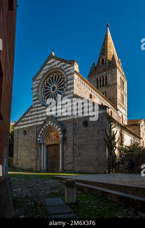 Fieschi Abbey in Liguria Stock Photo - Alamy