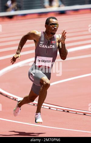 Andre De Grasse running the 200m at the 2019 World Athletics ...