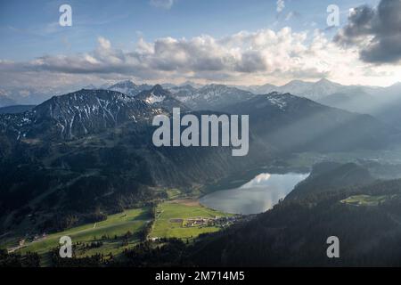 Evening atmosphere, Haldensee, Tannheimer Bergen, Allgaeu Alps, Tyrol ...