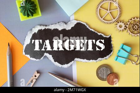 Man hold the flash card with handwriting word vaccine on wood ...