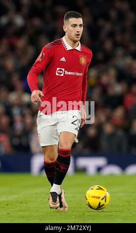 Manchester, England, 6th January 2023. Alex Iwobi of Everton gets ...