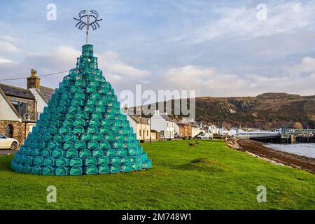 The sea front at Ullapool, West Ross, Scotland, UK Stock Photo - Alamy