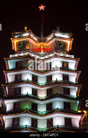 Er Qi Square District in Zhengzhou,Henan Stock Photo - Alamy