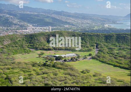 Views along the Diamond Head lookout trail Stock Photo - Alamy