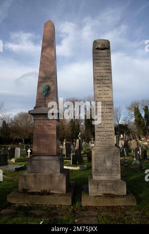 The Reformers' Memorial and an obelisk dedicated to the memory of ...