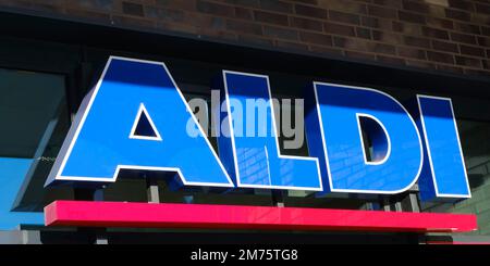 Sign and logo ALDI, Aldi Nord, discounter, North Rhine-Westphalia ...
