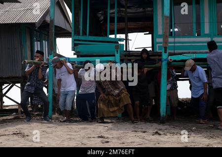Takalar Regency, South Sulawesi, Indonesia. 7th Jan, 2023. Hundreds of ...
