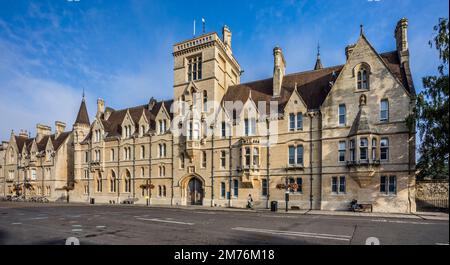 the main Broad Street frontage of the University of Oxford Balliol ...