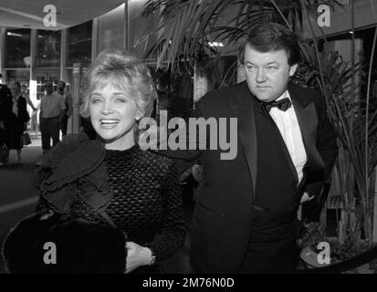 Barbara Mandrell and Ken Dudney at the 39th Annual Golden Globe Awards ...