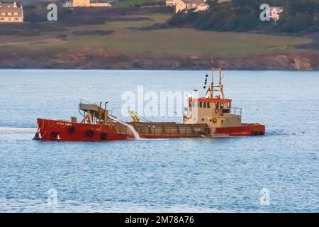 Sand Snipe Dredger operating in Camel Estuary off Padstow, Cornwall ...
