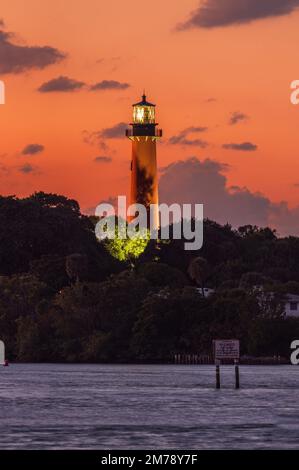 View to the Jupiter lighthouse on the north side of the Jupiter Inlet ...