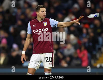 Birmingham, UK. 8th Jan, 2023. Steve Evans manager of Stevenage ...