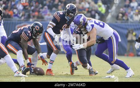 Chicago Bears linebacker Joe Thomas (45) defends against the New York ...