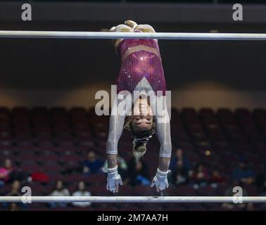 Oklahoma's Danielle Sievers competes on the floor exercise during the ...