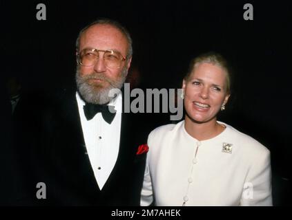 Sharon Gless and Barney Rosenzweig 1989 Credit: Ralph Dominguez ...