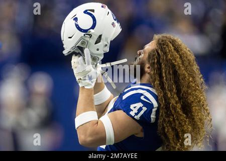 Indianapolis Colts linebacker Grant Stuard (41) and linebacker Segun ...