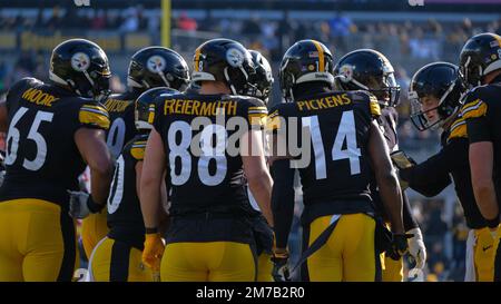 JAN 8th, 2023: Pat Freiermuth #88 during the Steelers vs Browns game in ...