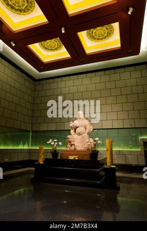Taichung,Chantai,Guan Yu Statue Stock Photo - Alamy
