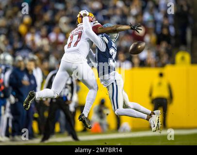 Dallas Cowboys safety Tyler Coyle (39) runs onto the field during an ...