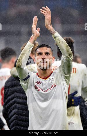 Lorenzo Pellegrini of AS Roma celebrates with fans at the end of the ...