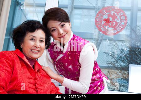 Family life with traditional Chinese style Stock Photo - Alamy