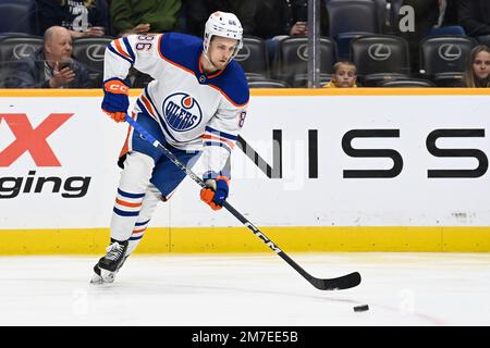 Edmonton Oilers defenseman Philip Broberg (86) collides with Seattle ...