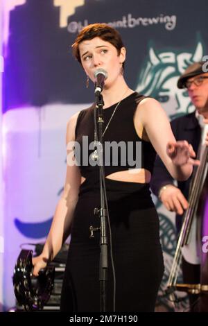 Hannah Gill and the Hours in concert in Brooklyn Stock Photo - Alamy