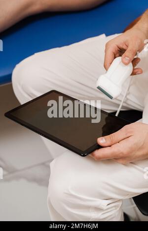 Portable ultrasound machine for ultrasound legs scanning. Vascular ...