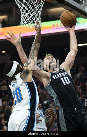 Sacramento Kings guard Markelle Fultz (20) brings the ball up court ...
