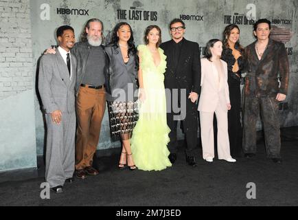 PEDRO PASCAL and BELLA RAMSEY in THE LAST OF US (2023), directed by LIZA JOHNSON, CRAIG MAZIN ...