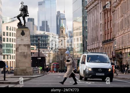 The statue of a Royal Fusilier above a WW1 war memorial for those lost ...
