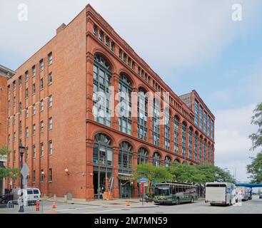 The 1884 Bradley Building, one of the most significant Warehouse ...