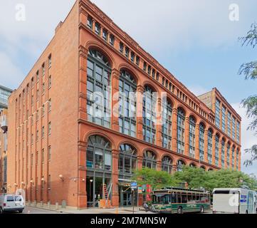 The 1884 Bradley Building, one of the most significant Warehouse ...