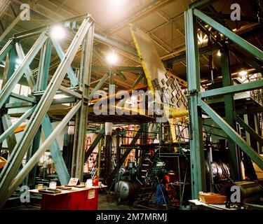 B-1 bomber tail break test. Country: Unknown Stock Photo - Alamy