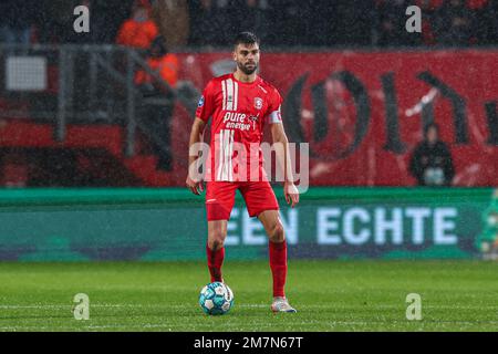 ENSCHEDE, NETHERLANDS - JANUARY 10: Robin Propper of FC Twente makes a ...
