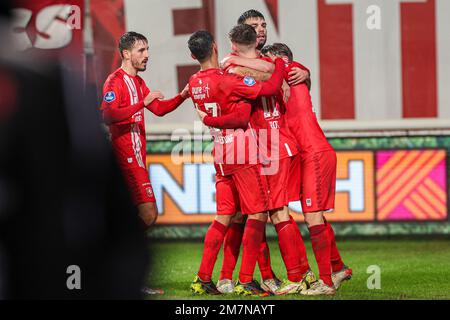 ENSCHEDE, NETHERLANDS - JANUARY 10: Robin Propper of FC Twente makes a ...