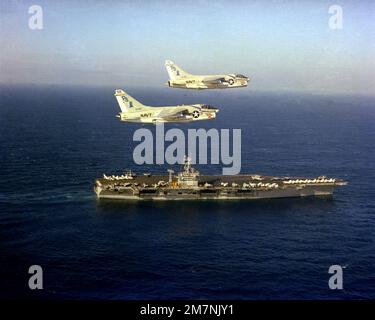A starboard view of the attack aircraft carrier USS AMERICA (CV-66 ...