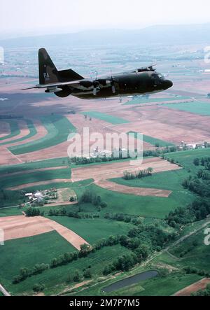 A right side view of a Tactical Electronic Warfare Squadron 139 (VAQ ...