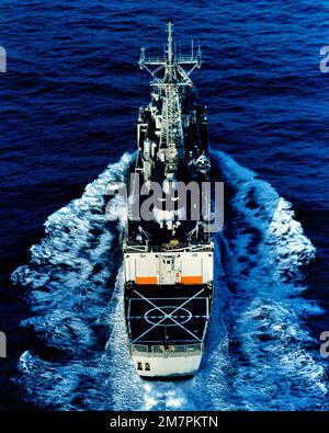 An aerial stern view of the Australian frigate ADELAIDE (F-01) underway ...