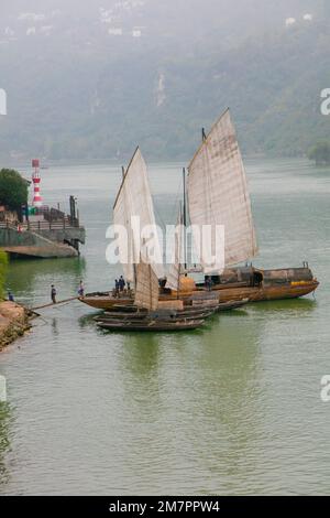 Sailing Chinese Junk Boat, Shennong Stream, Hubei Province, Yangtze ...