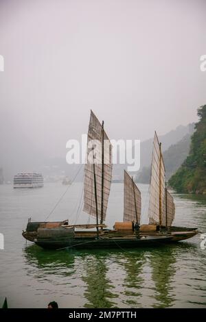 Sailing Chinese Junk Boat, Shennong Stream, Hubei Province, Yangtze ...