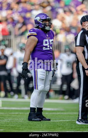 Minnesota Vikings defensive tackle Khyiris Tonga (95) has a dual flag ...