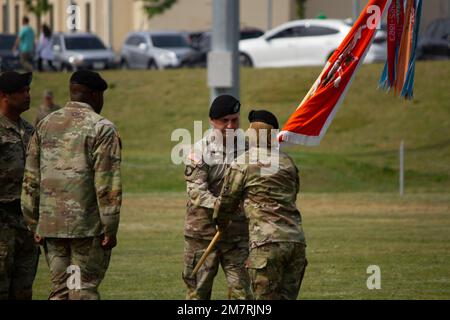 Col. Anne Wiersgalla the 1st Signal Brigade commander (Right) and Lt ...