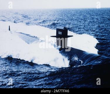 An aerial view of the nuclear-powered attack submarine USS PARGO (SSN ...
