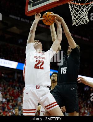 Michigan State center Carson Cooper dunks against Colgate during the ...