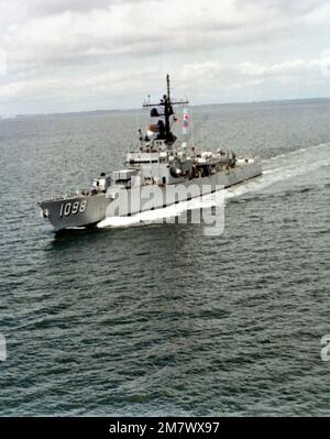 Bow view of USS Glover (FF-1098) underway on 1 June 1982 (6419430 Stock ...