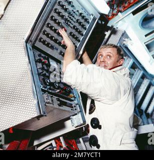 Operation Ganymed, aka Helden verloren im Staub der Sterne, Fernsehfilm ...