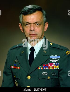BGEN Gary E. Luck, USA (uncovered) General Gary Edward Luck Stock Photo ...