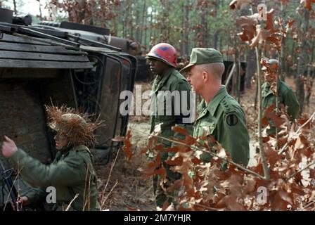 General Glenn K. Otis, Training and Doctrine (TRADOC) Commander, visits ...