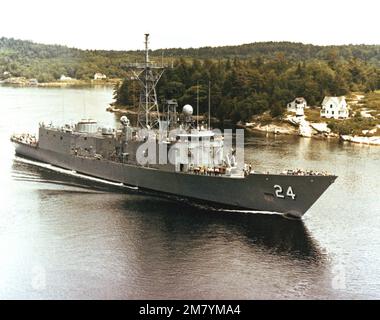 An aerial starboard bow view of the Oliver Hazard Perry class guided ...